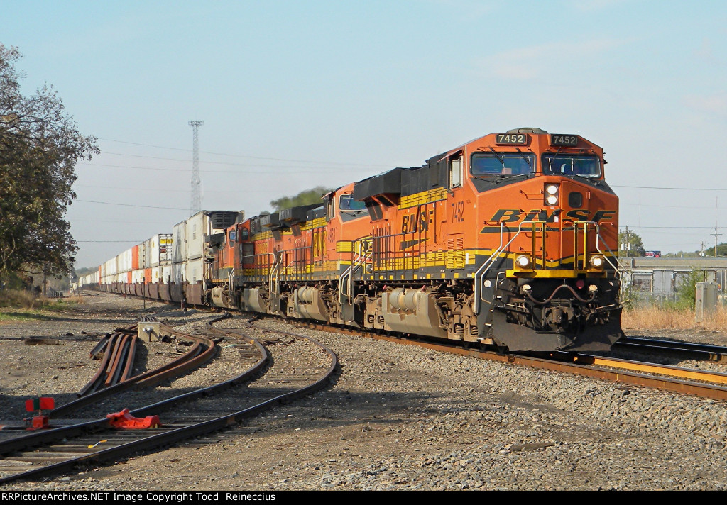 BNSF 7452